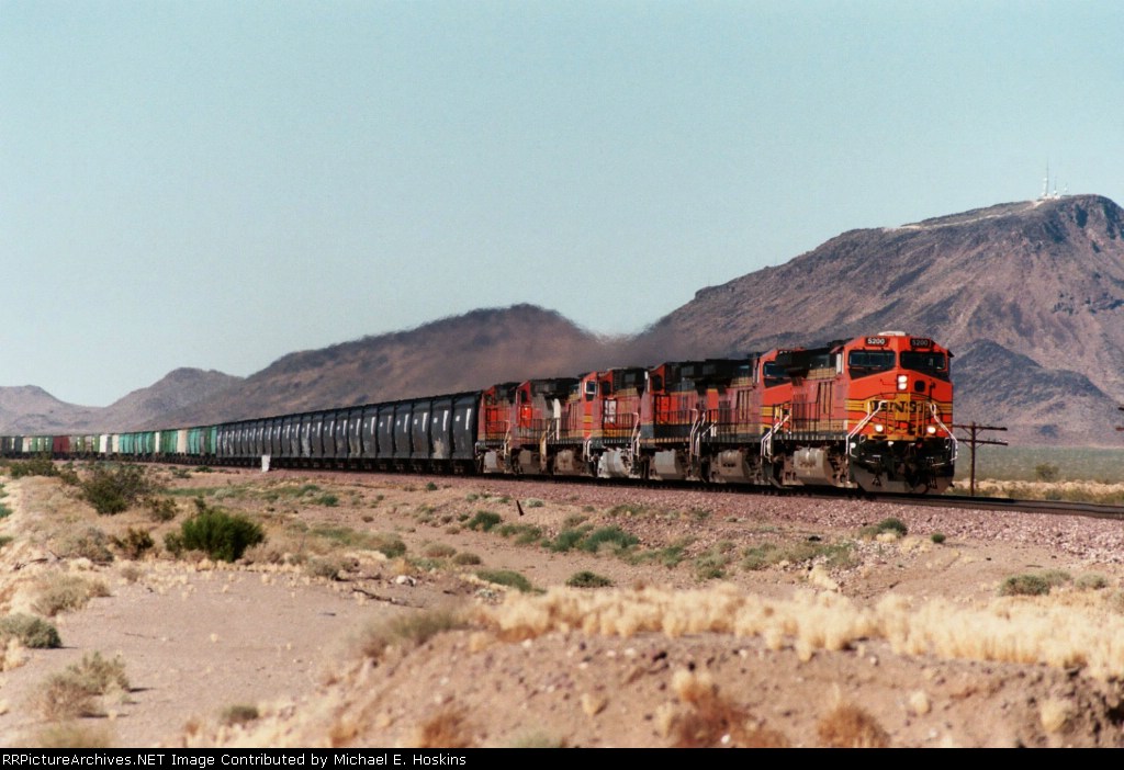 BNSF 5200